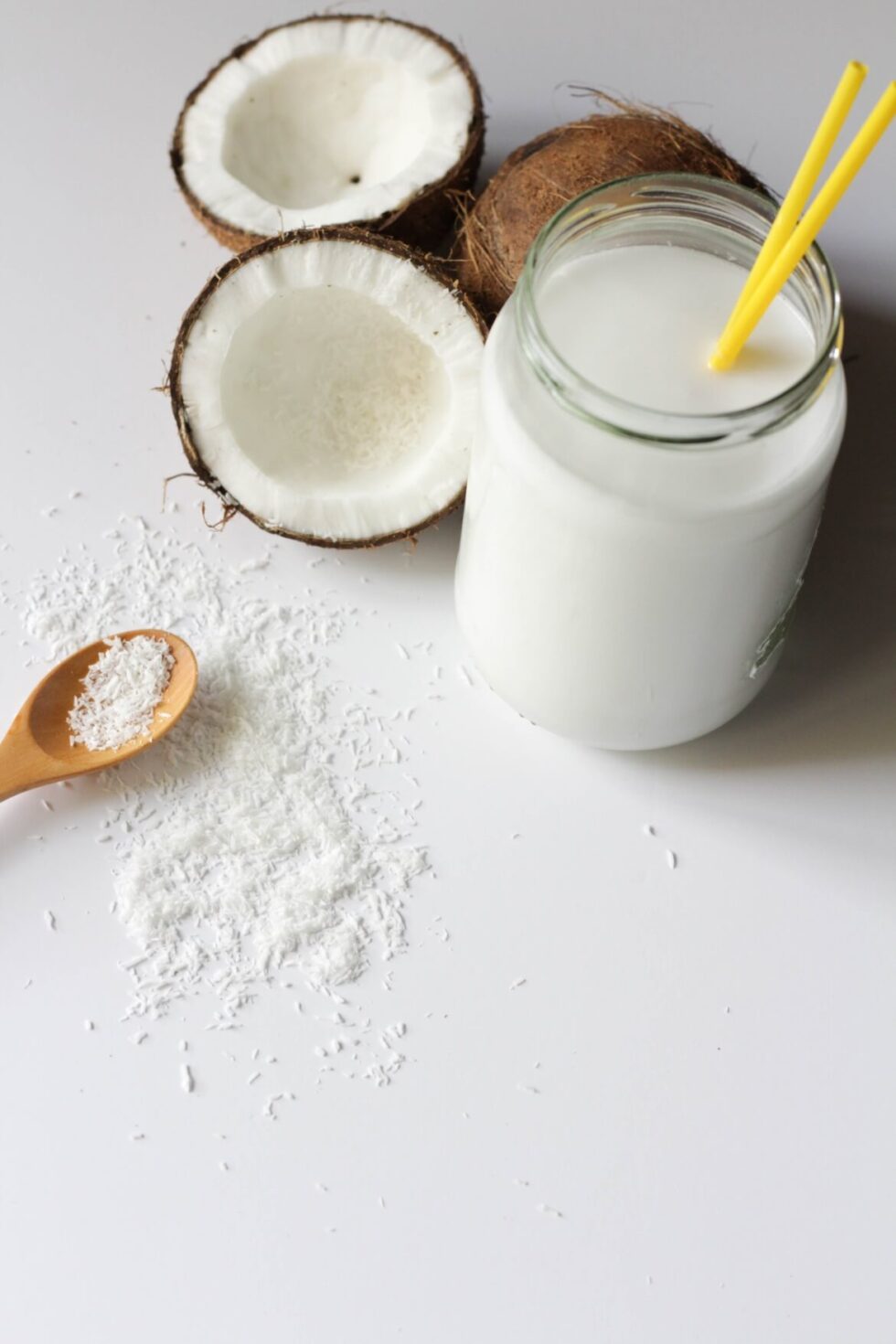 Como fazer Leite de Coco em casa (rápido e fácil) - Made by Choices